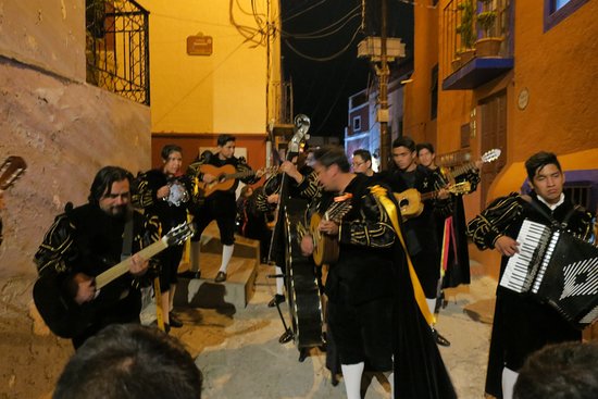 Callejoneadas-en-los-municipios-de-jalisco